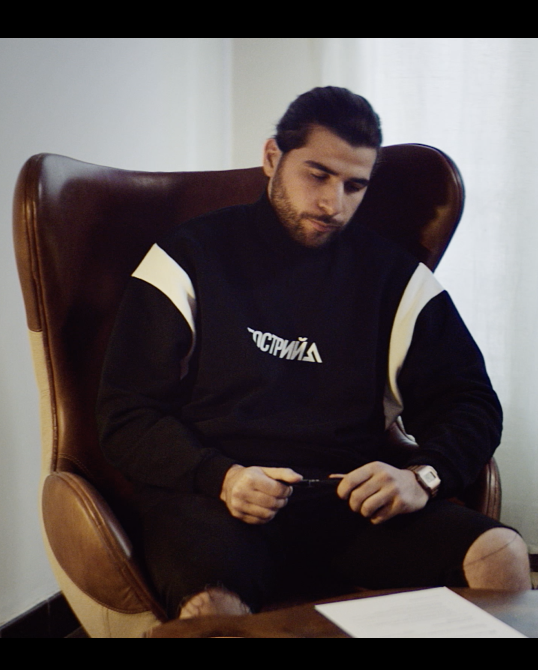 Def Jam France annonce la signature de Kemmler à travers une vidéo