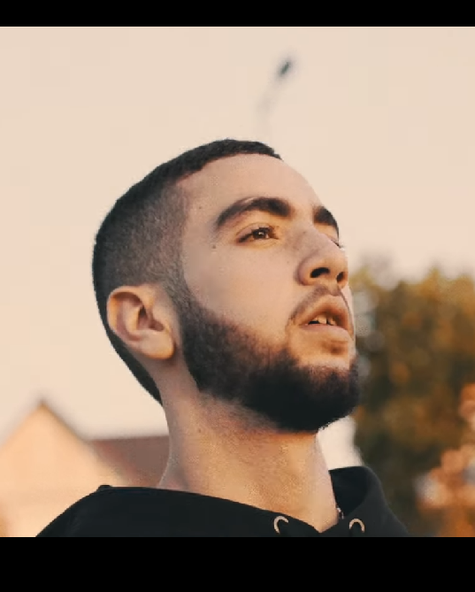 Walid se livre sans concession dans le morceau « Cités d’or