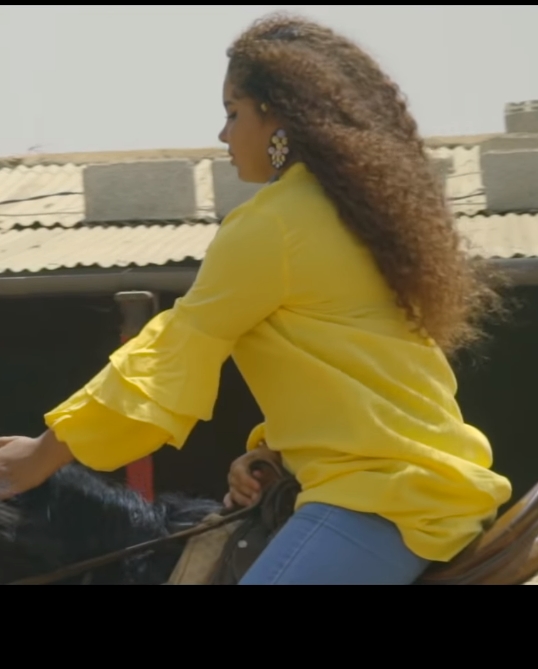 Wassila s’illustre dans son nouveau clip MOLLO